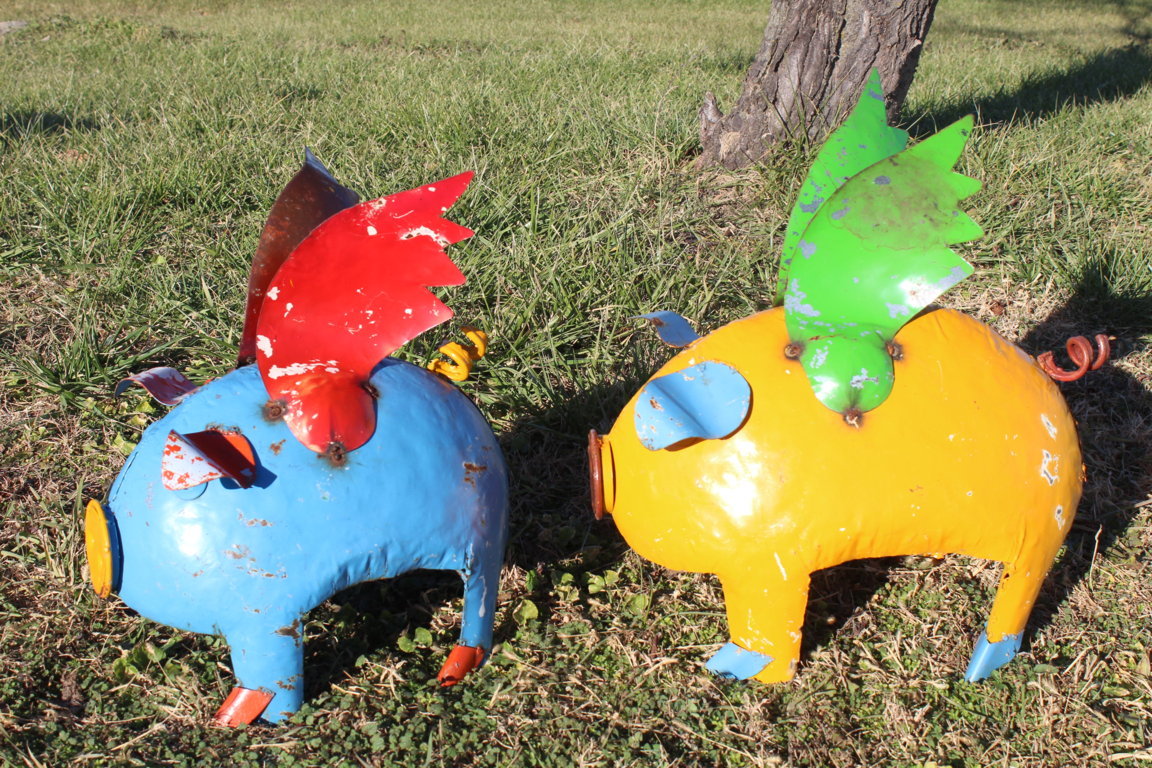 20" Large Recycled Metal Flying Pig Lawn Decoration