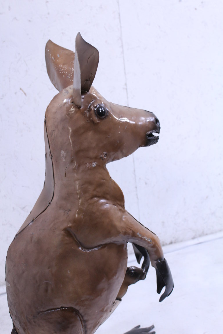 Brown Metal 34" Kangaroo Zoo Animal Lawn Decoraton