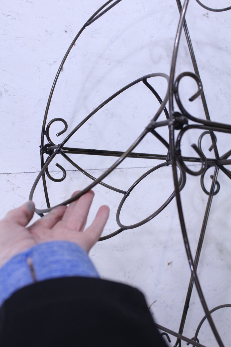 Wrought Iron Ferris Wheel Decorative Pot Container