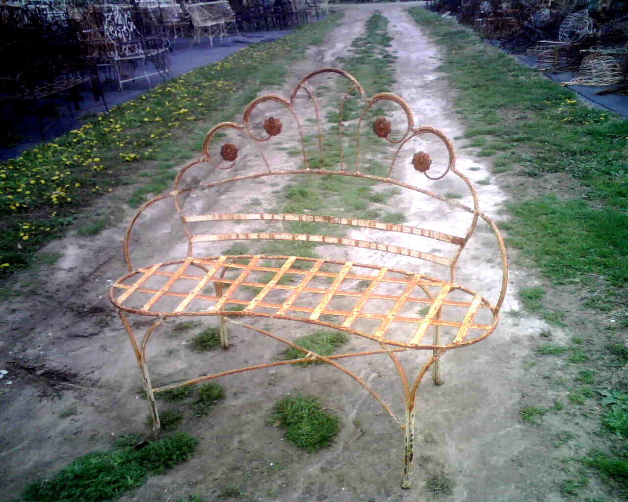 Wrought Iron Large Kidney Bench w/Flowers