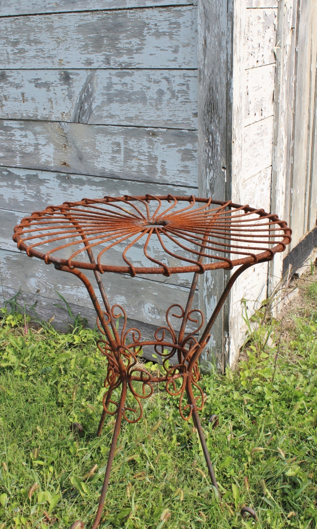 Wrought Iron Swirl Table and Chair Set