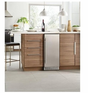 DIM32D1BSSPR Danby Silhouette Professional Mosel 15" Built-In Ice Maker ...