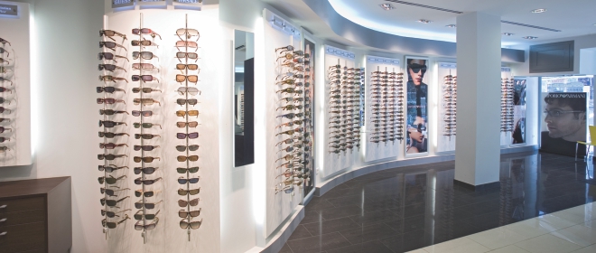 Lockable wall mount eyewear displays from framedisplays.com