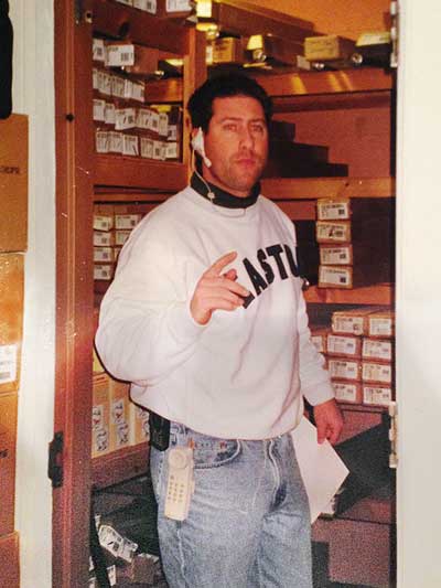 About Us -- The Zitomer Family & CloseoutBats.com