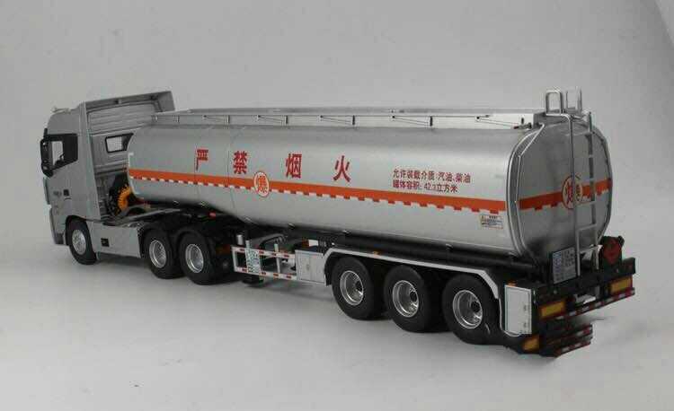1/36 Foton Daimler Auman ETX Oil Tank Truck Alloy Toy Car, Diecast ...